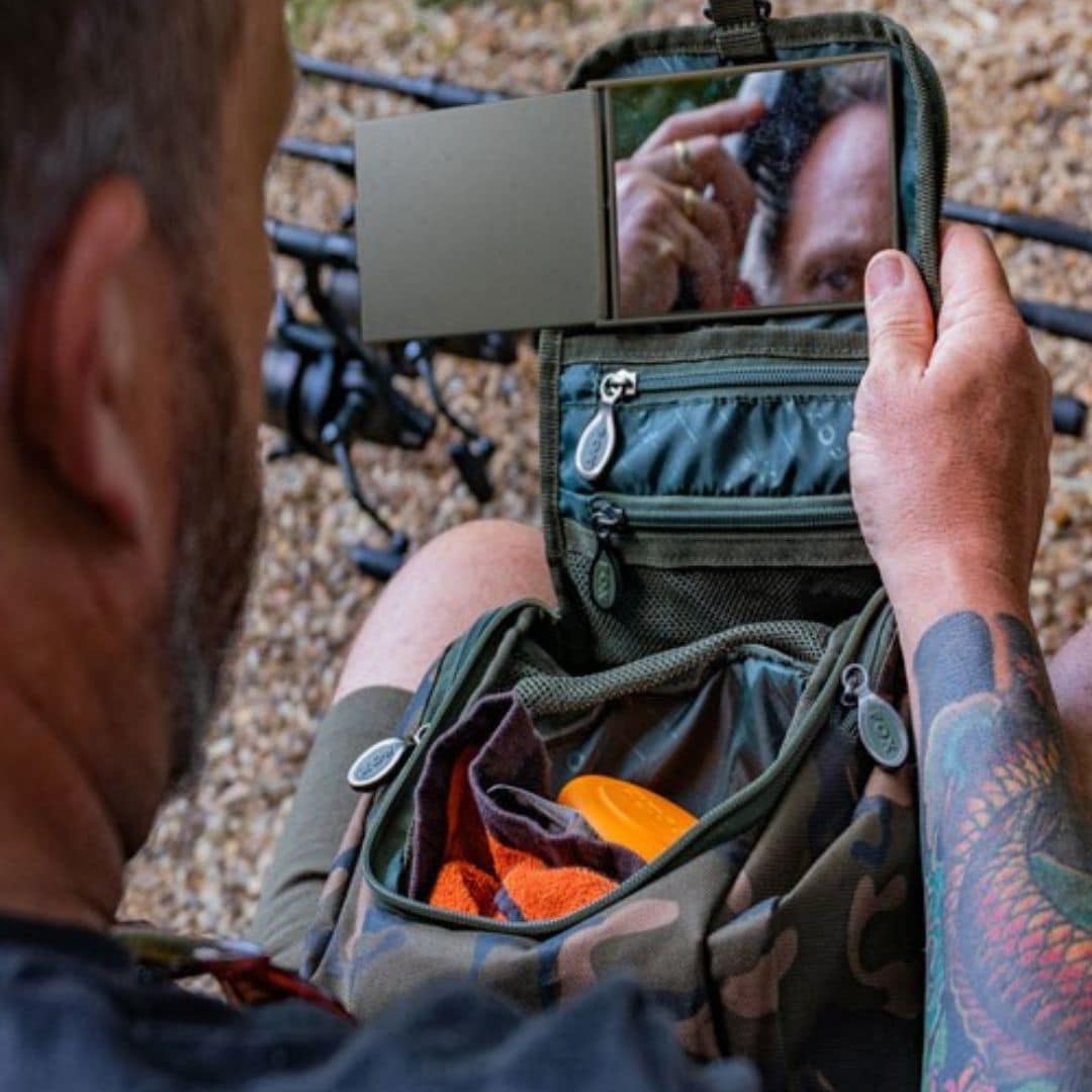 Fox Camolite Wash Bag – Carp Fishing Draws